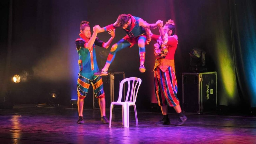 QR - קרקס בומבה